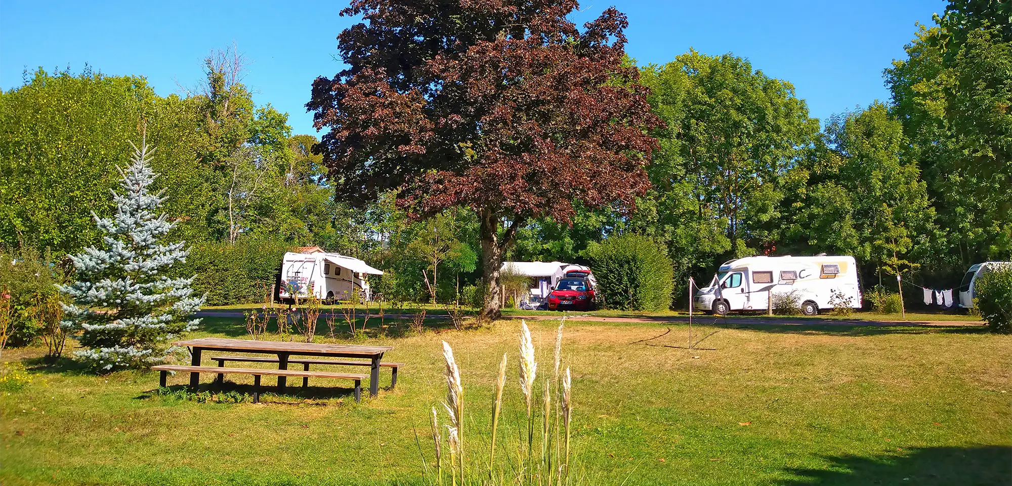 Réserver un Emplacement de Camping en Côte d'Or - VERT AUXOIS 🌿
